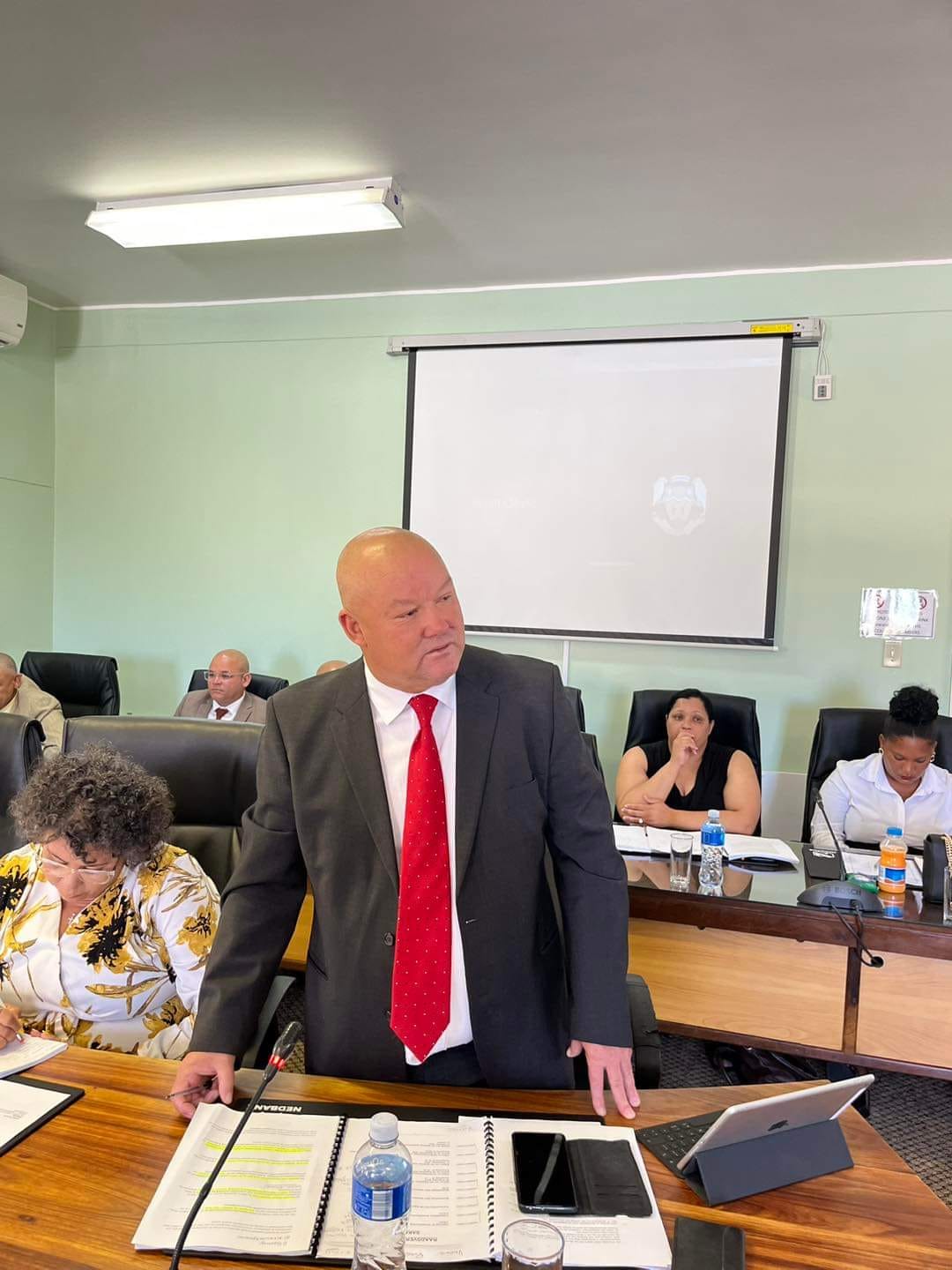 Cloete bedank raad vir hul rol deur die gemeenskap te dien die afgelope ...